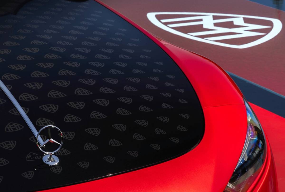 StriveME - غطاء محرك أسود بعلامات مايباخ وأمور رائعة أعجبتنا في اس ال 680 مونوجرام 2025